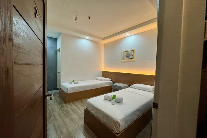 Deluxe Twin Room @ Hotel Ramon - Valencia