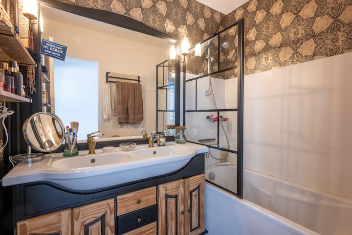 La Curiosité Du Parc (Avec Balcon) - Saint-Herblain