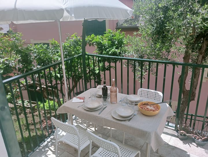 L' Unicorno. Casa Nel Borgo, Con Giardino - Levanto