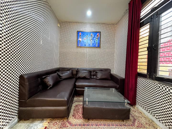 Ac 4 Bed For Families & Groups - Agra