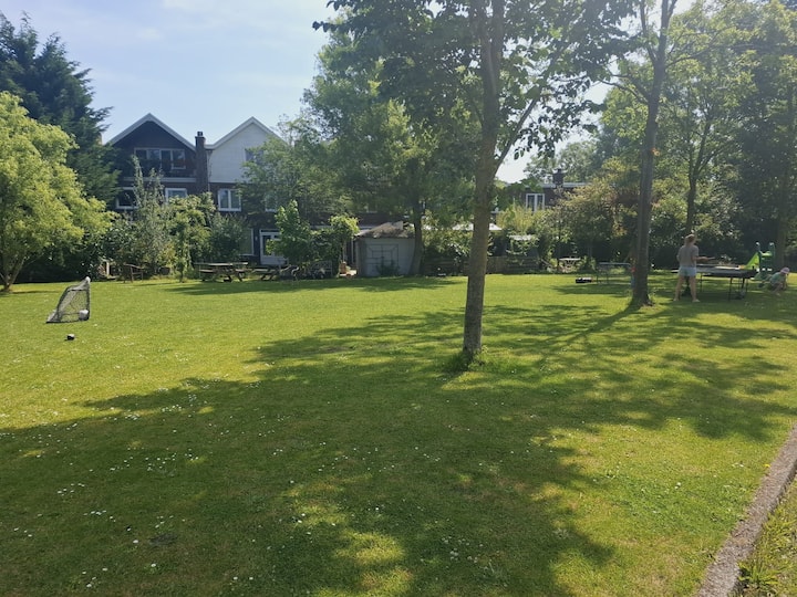 Familiehuis In Amsterdam-noord - Amsterdam