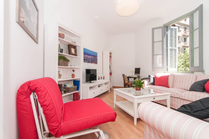Charming Modernist Style Apartment - Barcelona