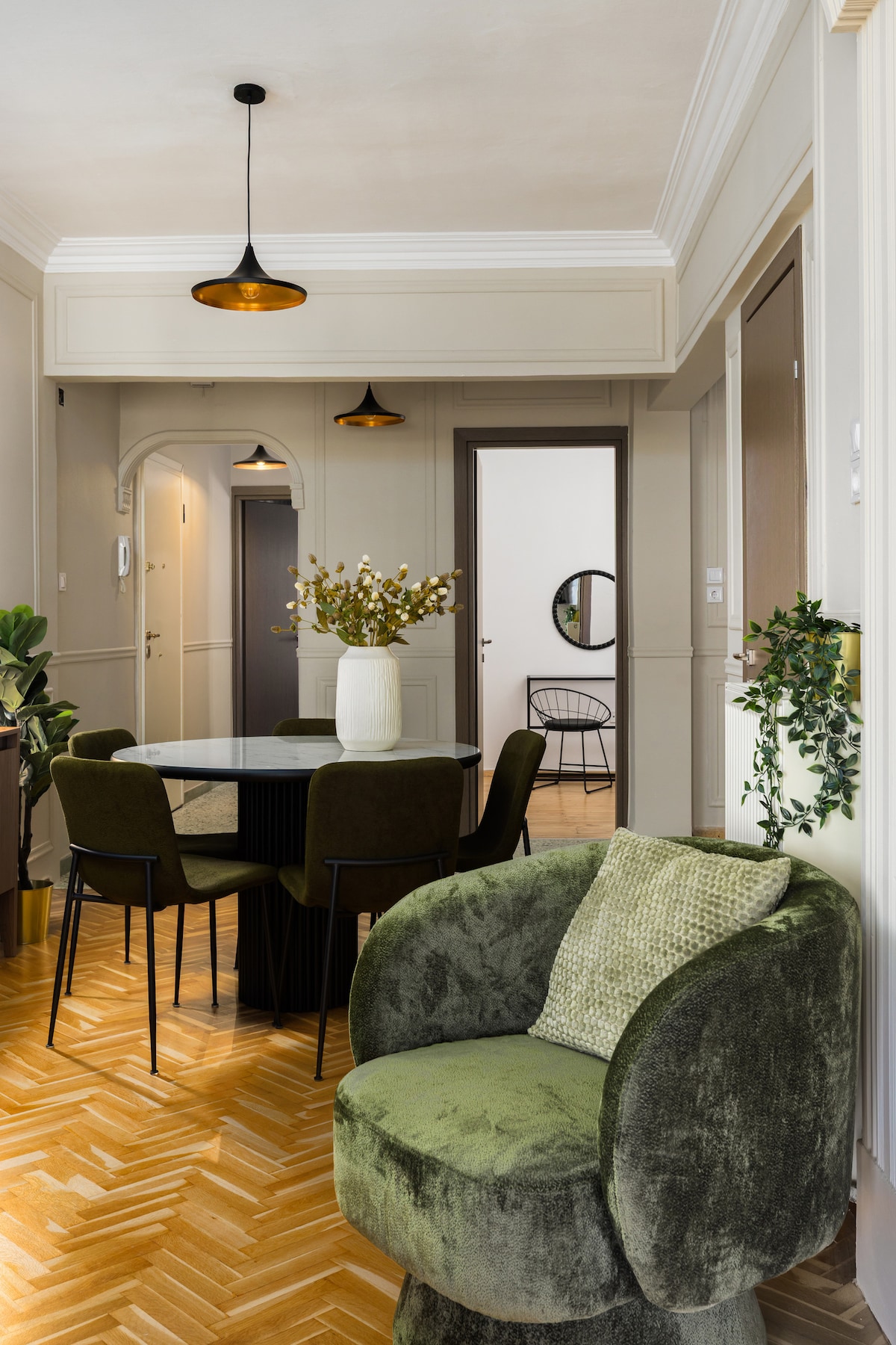 La Maison de l'Arc- Elegant Stay & View by BiNoBi! - Condominiums for ...