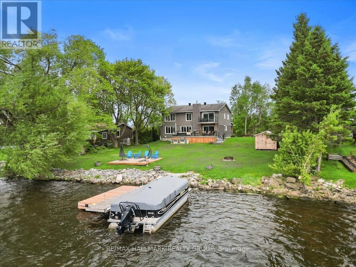 Oasis Retreat 3bdrm,river Access - Kemptville