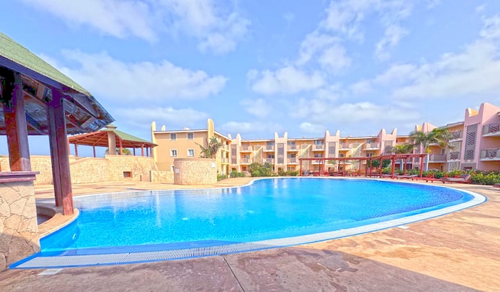 F21tr Pool View Apt Steps From Beach - Cap-Vert