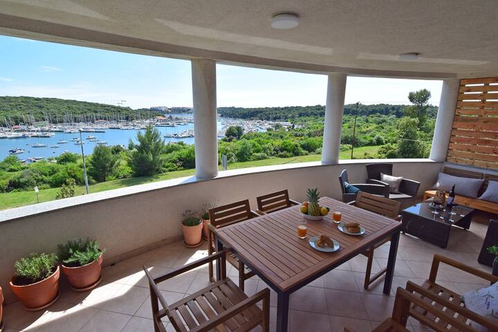 Apartment Luna - Pula | Sea View | 3 Bedrooms - Pula