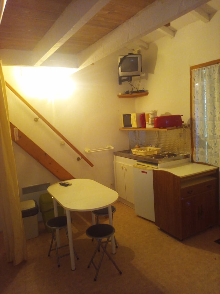 A Louer Studio Meublé / Chambre - Brantôme