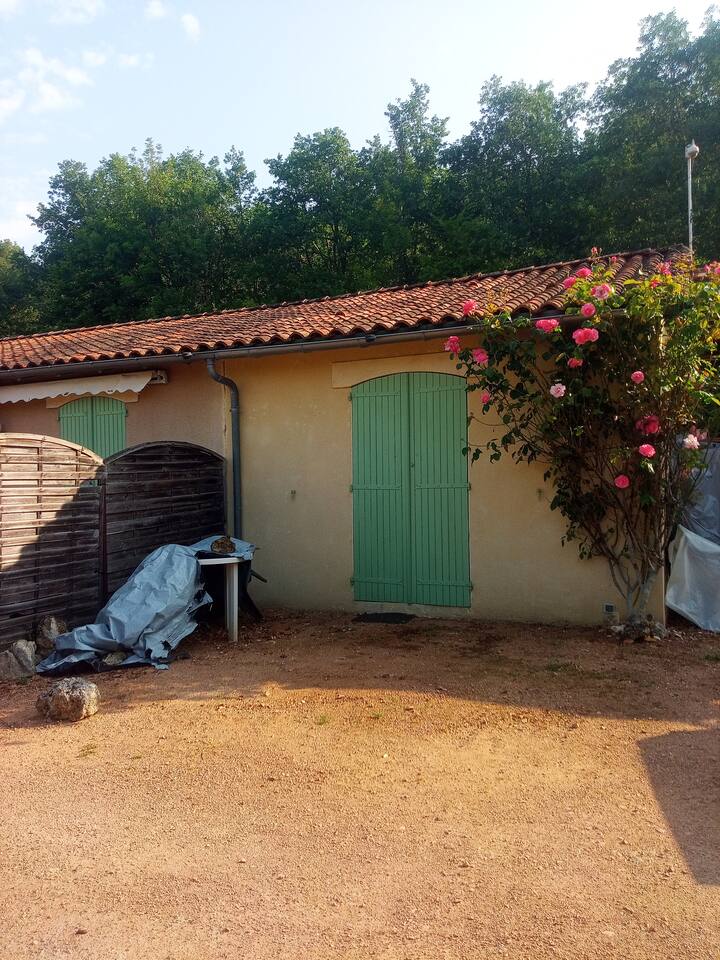 A Louer Studio Meublé / Chambre - Brantôme en Périgord