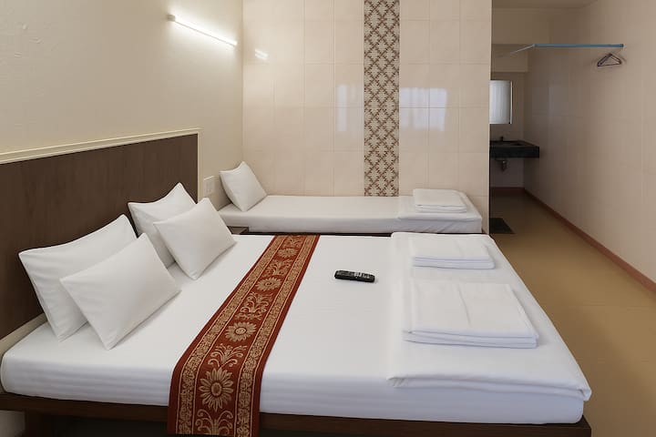 Standard Ac Room Only At Dapoli - Murud