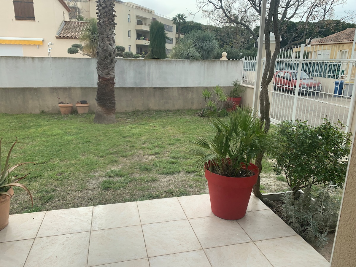 Villa Grau du Roi 12 people - Houses for Rent in Le Grau-du-Roi ...