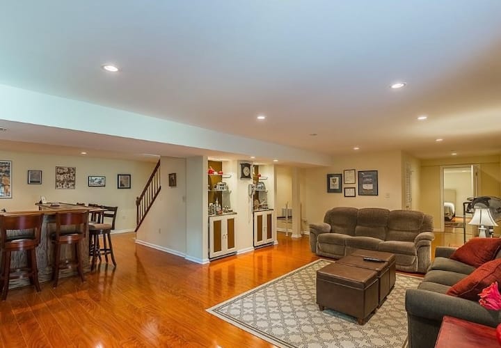Basement Bliss Retreat 
Spacious W/living Rm & Bar - Woodbridge, VA