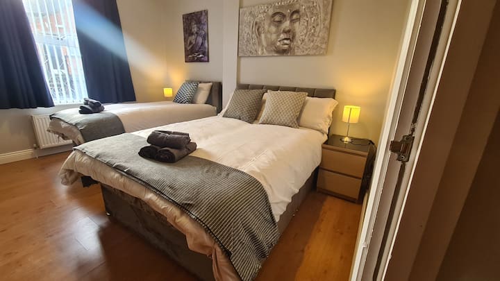 Ensuite Rm & Private Living Rm3 - Belfast