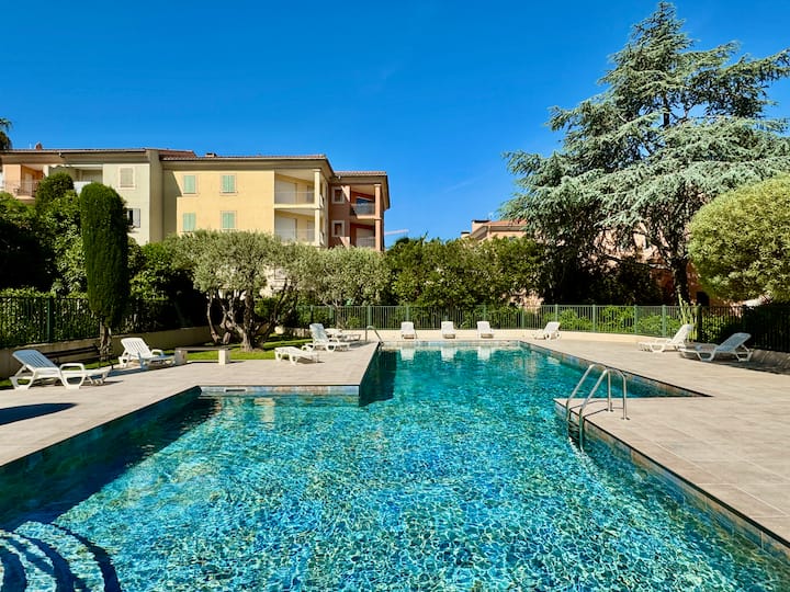 Résidence Avec Piscine Et Garage - Saint-Tropez