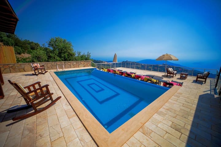Kalkan'da Isıtmalı Havuzlu, Deniz Manzaralı Villa - Kalkan