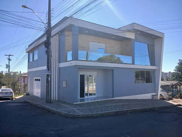 Casa Com 2 Quartos
Garagem Adicional $40,00 Diaria - Passo Fundo