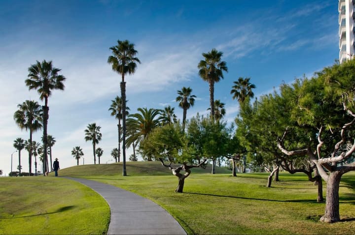 Coastal Luxe | Walk To Pier + Free Parking - Westwood Village - Los Angeles