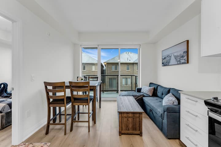 Stylish Getaway Near The Airport - Brampton