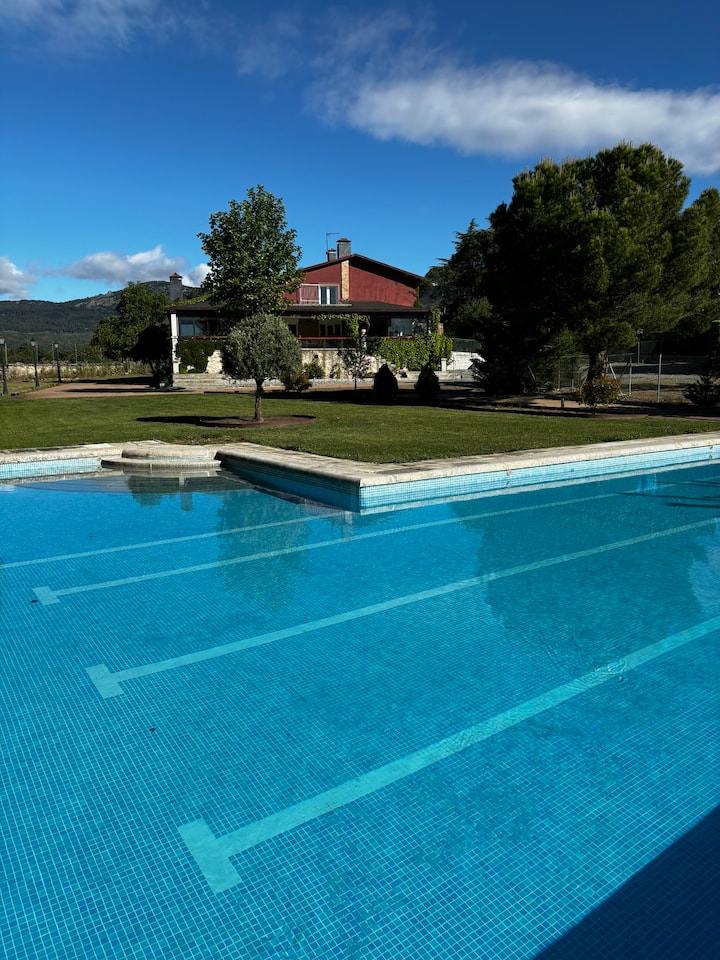 Casa Exclusiva. Piscina Y Pádel. - Collado Villalba
