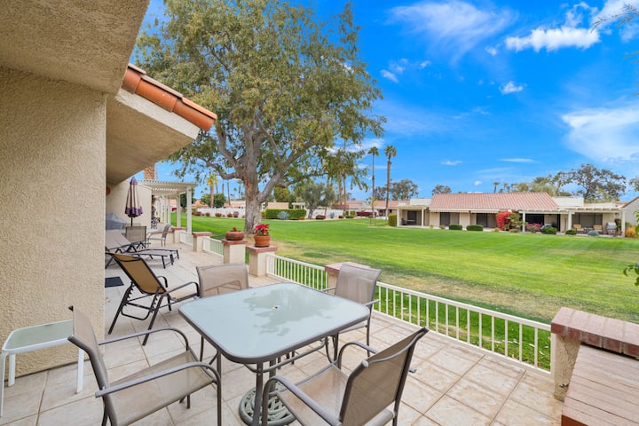 Lovely Golf & Pickle Hideaway - Palm Desert, CA