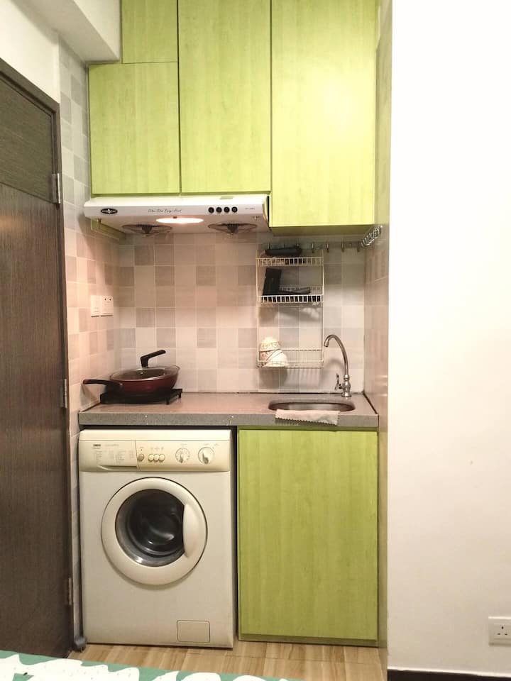 小廚房,全套衛浴 |附洗衣機 |附電梯 |近柯士甸港鐵站 |安全性可用 - 香港