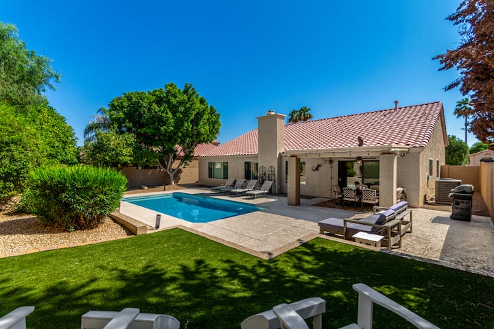Prime Scottsdale Getaway • Pool • Cozy Sw Design - United States