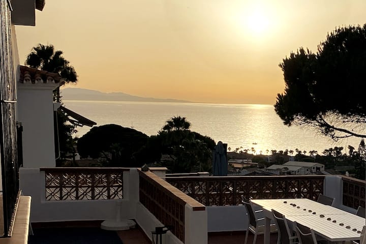 Haus Mit Großer Sonnenterrasse Und Toller Aussicht - Manilva