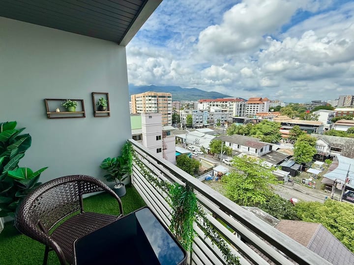 Bright Room Studio @Nimman (Top Floor, Best View2) - Chiang Mai