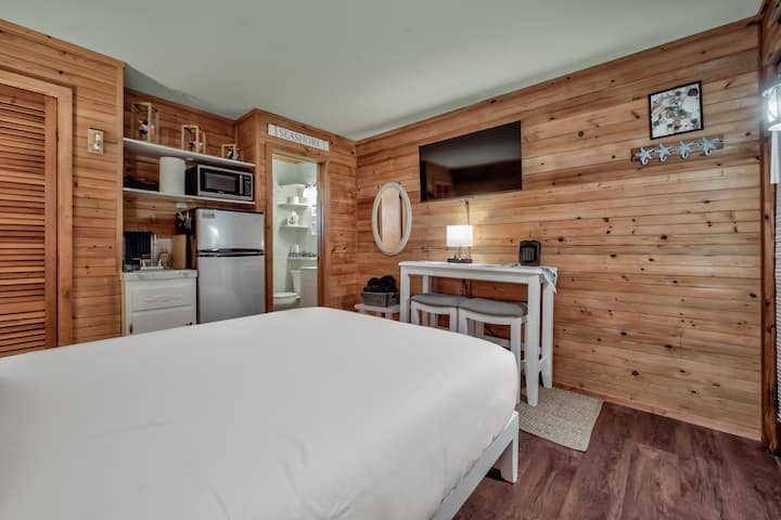 Fire Island Escape, Steps To The Beach! - Fire Island, NY