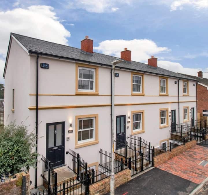 Luxury Town House | Sleeps 8 - Tonbridge