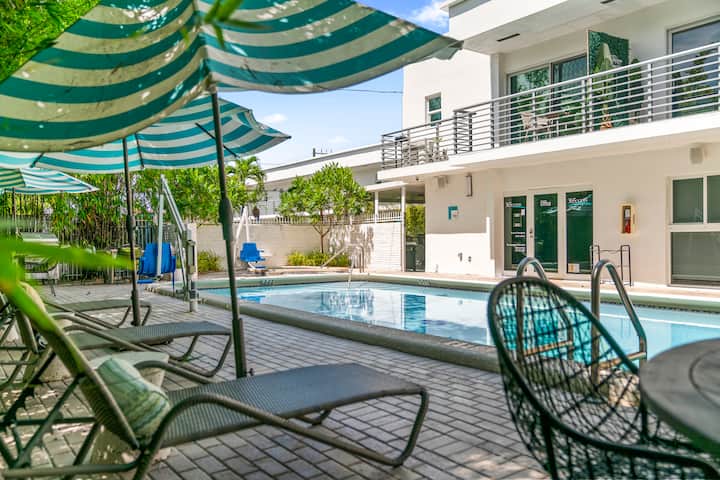 Direct Beach Access W/ Pool Hot Tub And Parking - Boca Raton, FL