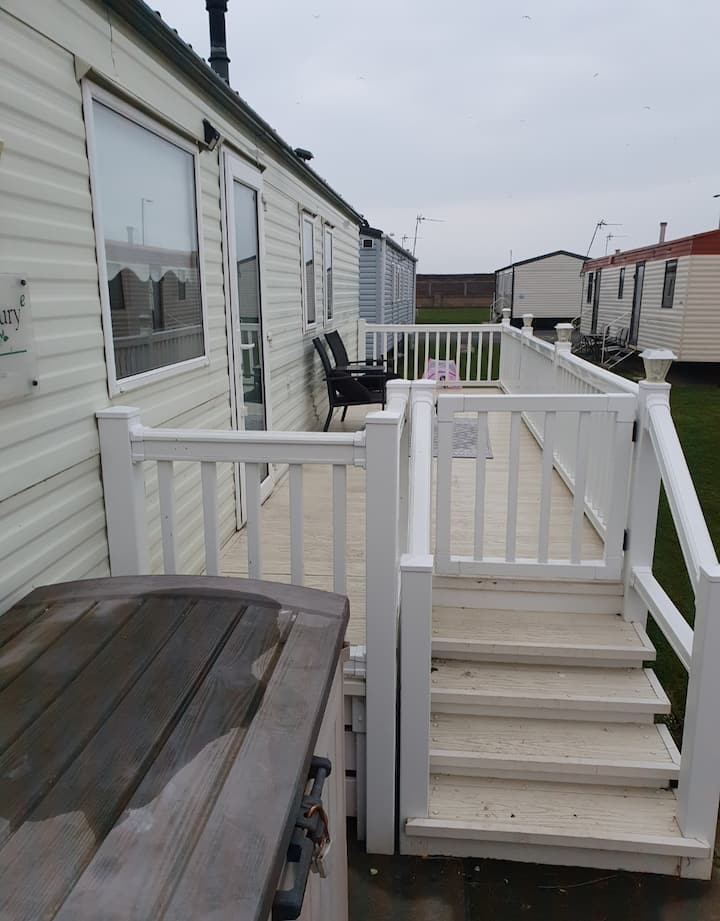 3 Bedroom, Decking - Towyn