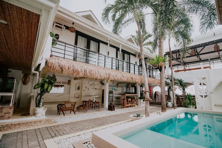 The Lanai Hideaway-your Private Seafront Sanctuary - Mabini