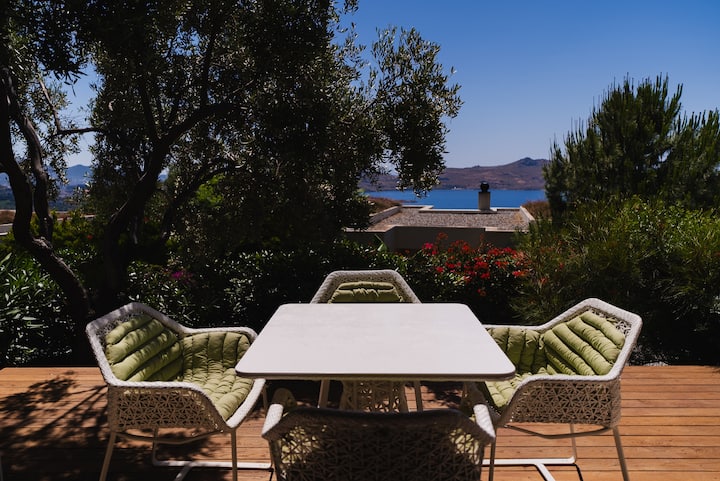 Space, Comfort, And Freedom - Gümbet