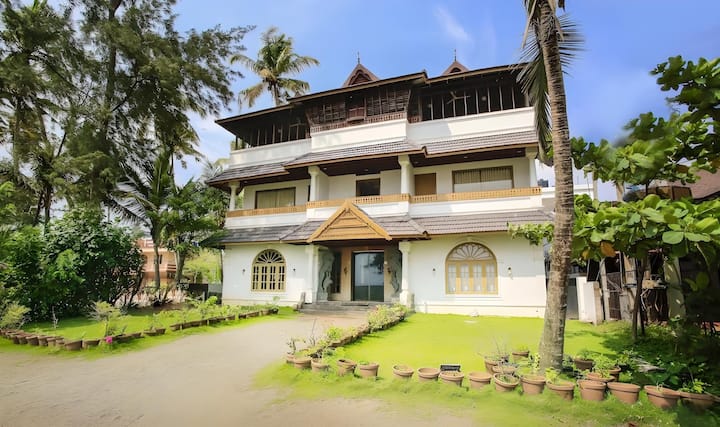 Seaflare Beach Resort Partial Lake View Suite - Kodungallur