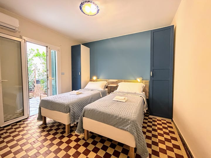 - [La Casina Al Mare]- Beachfront- - Carrara