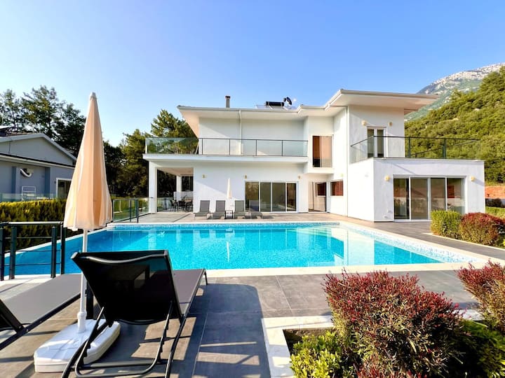 Villa İMza, 5+1, Geniş Havuzlu, Doğa Manzaralı, - Çalış Beach