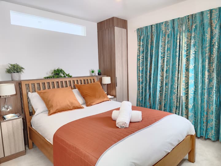 3-bedroom Luxury Villa, Oxford, Free Parking, Wifi - Oxford
