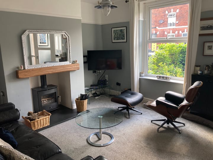 Comfortable And Inviting Room - Bury