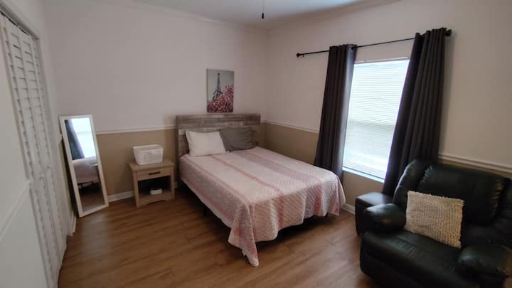 Nice Room By Mercedes Stadium! - 애틀랜타