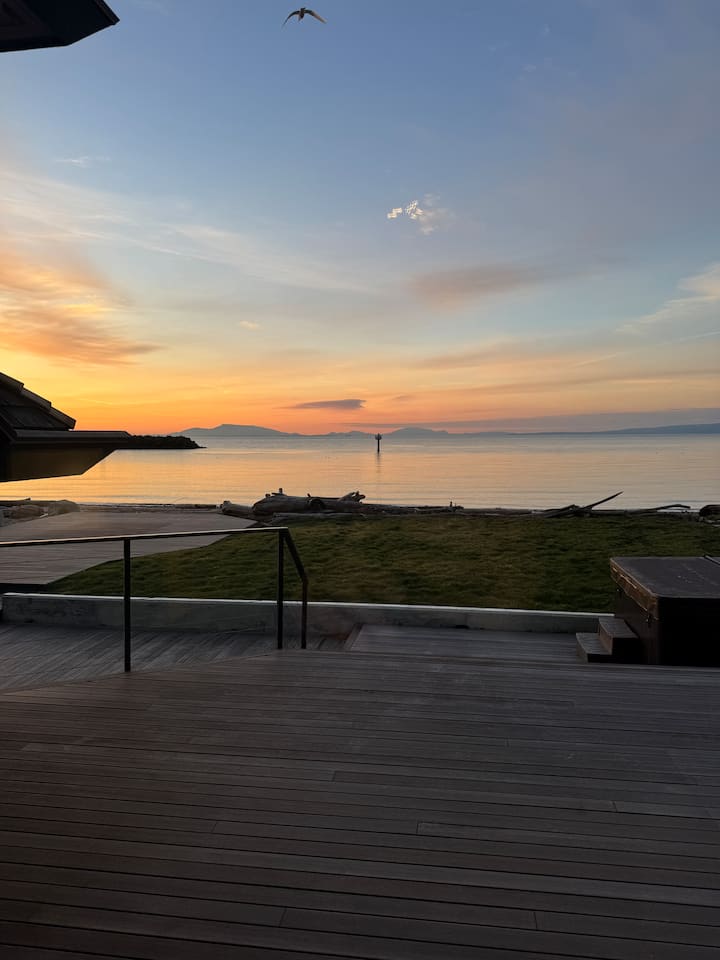 Point Roberts Waterfront Home - Tsawwassen