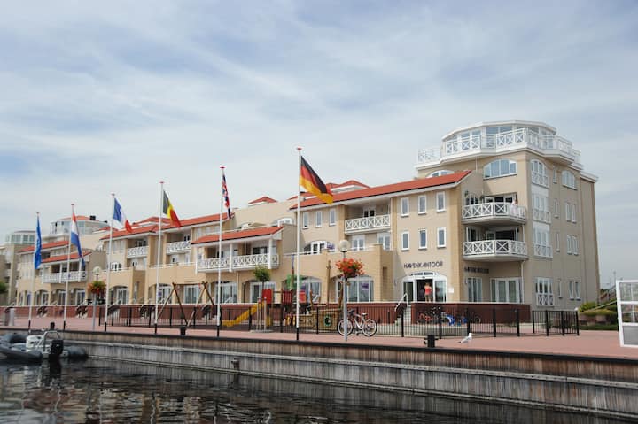 Mooi Appartement Aan De Haven - Ellemeet
