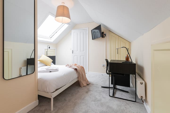 Quiet Ensuite Bedroom In Clonliffe - Dublín