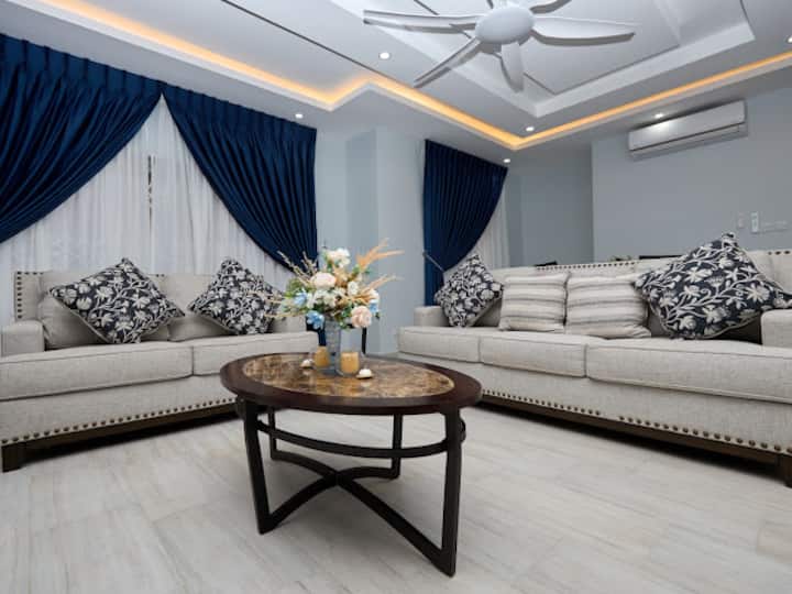 The Lodge At Seasons 52 - Ghana