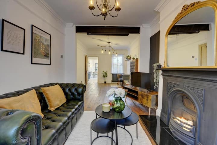 Charming Victorian Home - Bedford