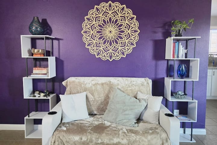 Artist's Oasis - Apple Valley, CA