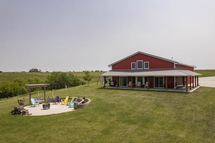 Farmhouse For Every Occasion - Lake Ahquabi State Park, Indianola
