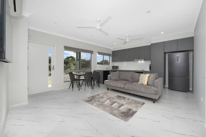 Stylish Stay Near The Cbd - タウンズビル