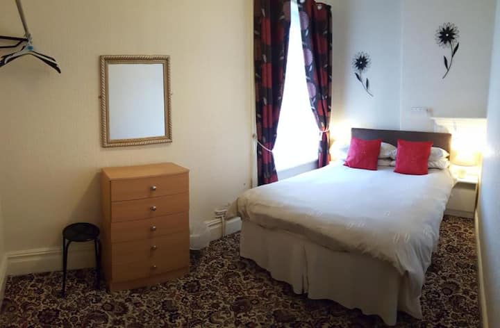 Flat B- 2 Bedroom 4 Person, Bunk - Blackpool