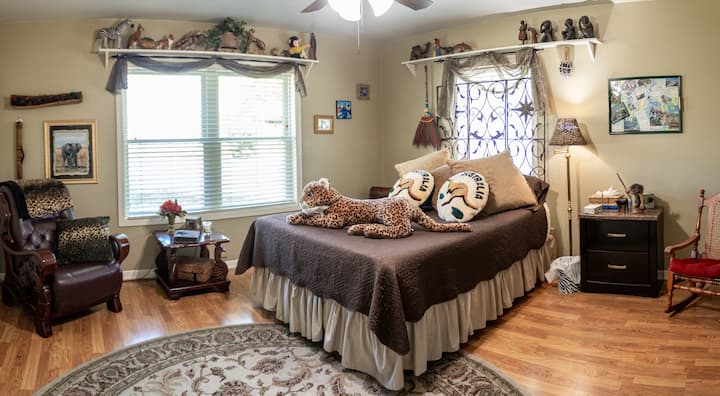 Jungle Room - Bryan, TX