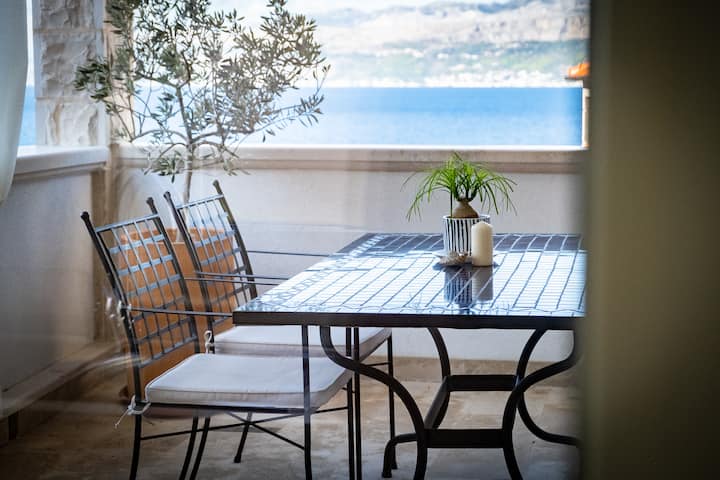 Art Apartment Postira With Sea View And Parking - Postira